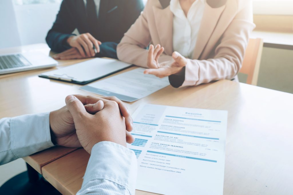 Interviul de angajare: intrebari frecvente si raspunsuri potrivite - Job'Or